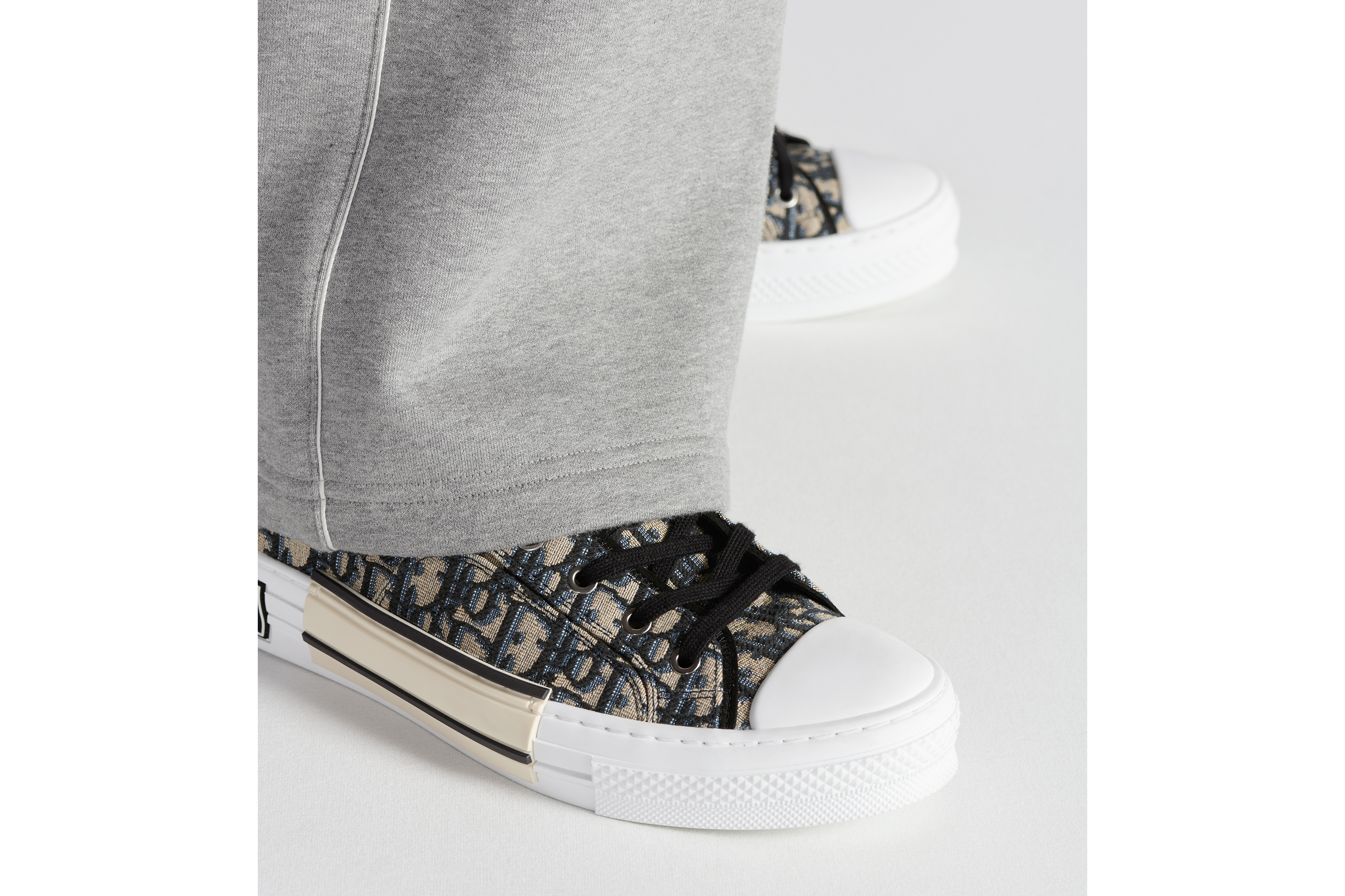 B23 League 低帮运动鞋 米色和黑色 Oblique 印花面料 | DIOR