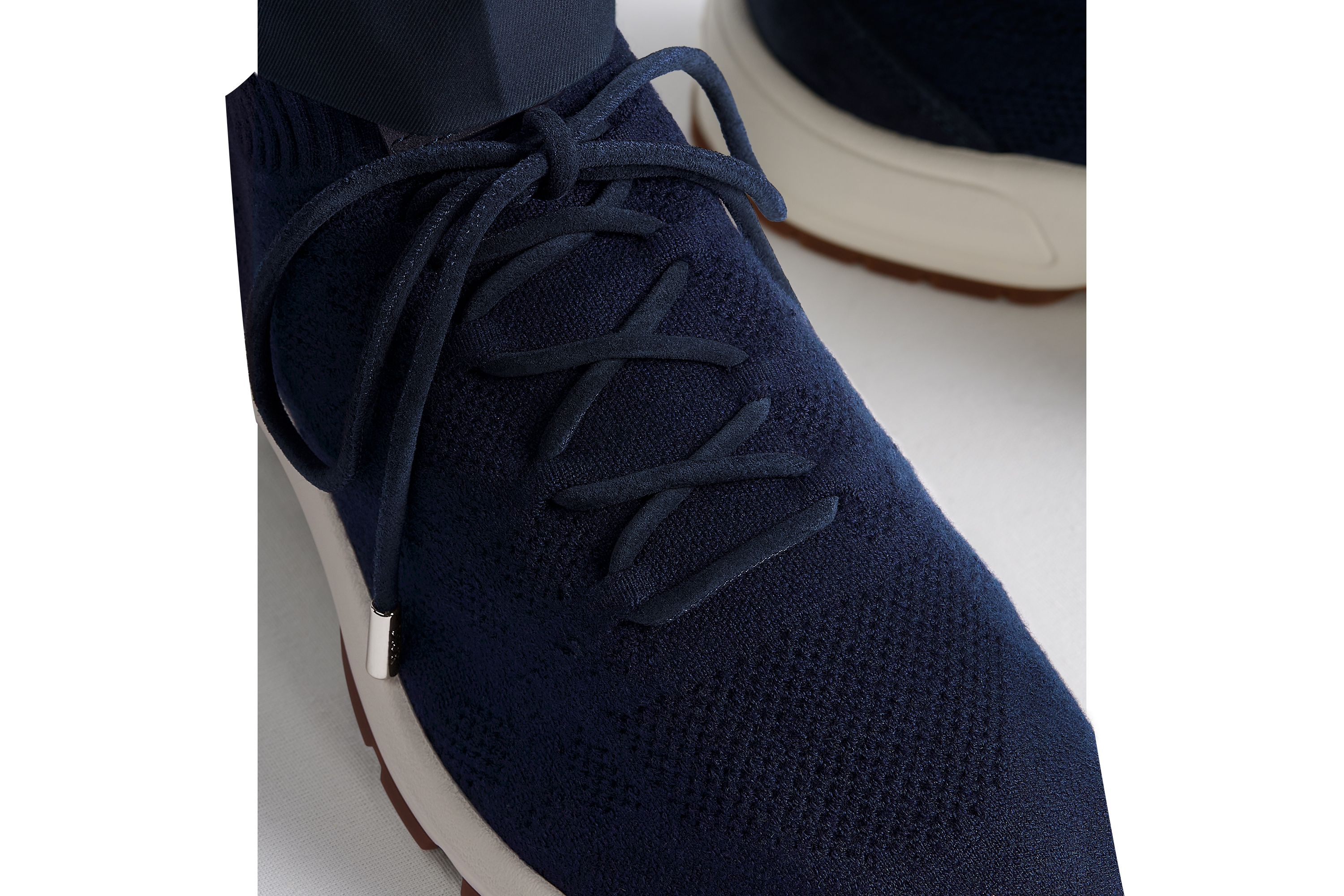 B80 Lounge 运动鞋 海军蓝色山羊绒、绵羊毛和桑蚕丝混纺针织面料藤格纹搭配海军蓝色绒面革 | DIOR